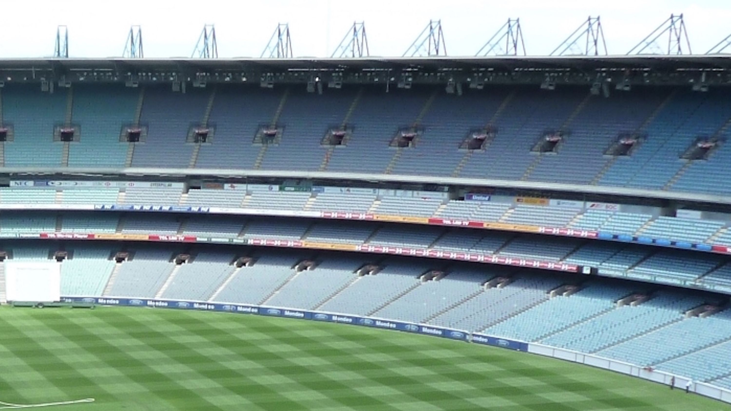 Stadium Stomp at the Melbourne Cricket Ground - PlaySport.com