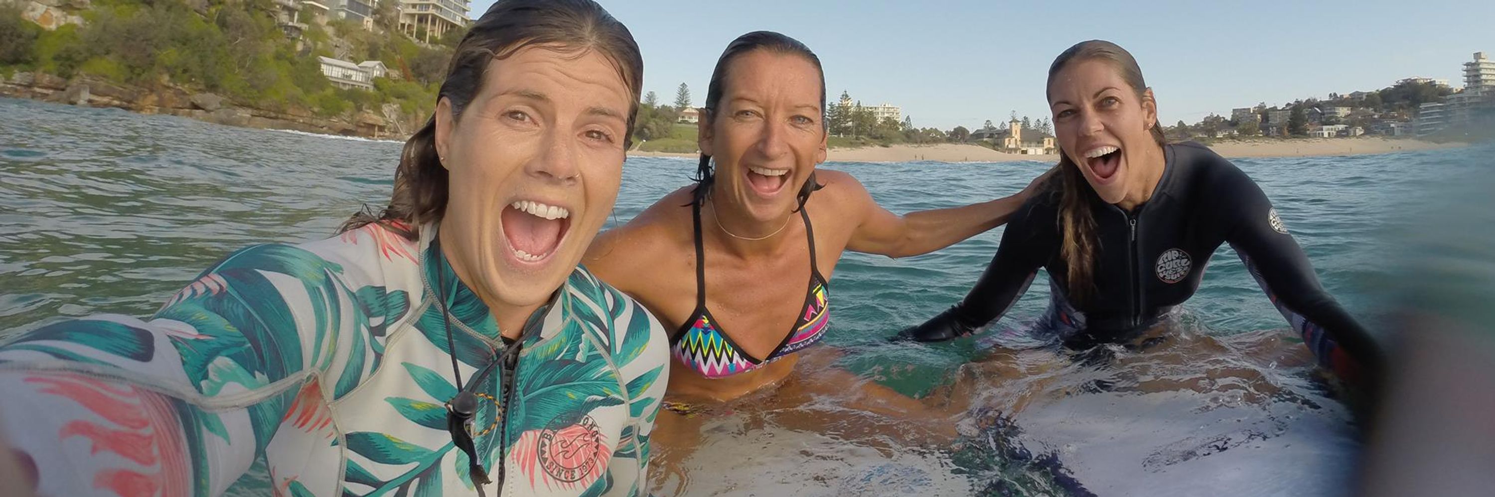 Chix Surf School - PlaySport